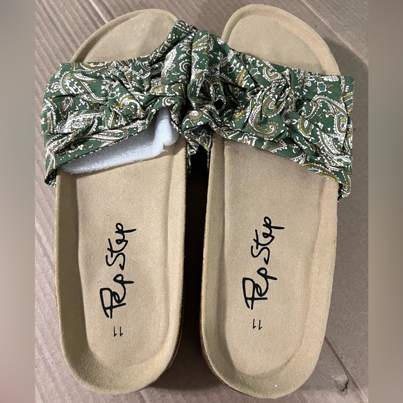 Pep Step | Shoes | Pepstep Green Paisley Womens Sandals Size 1 Nwt ...